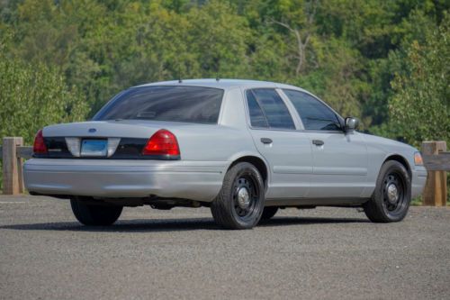 Sell Used 2004 Ford Crown Victoria Police Interceptor Sedan 4 Door 4 6l