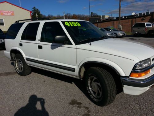 Buy Used 2001 Chevrolet Blazer Ls Sport Utility 4 Door 4 3l In Red Lion